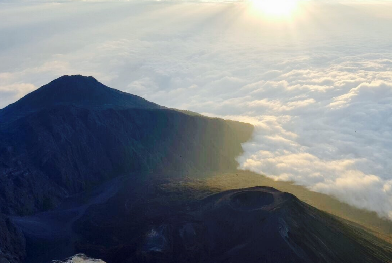 4 Days Mount Meru Climbing – Momela Route | Lets View Tanzania